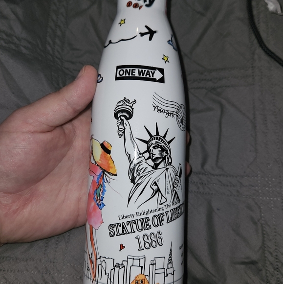 NYC | Dining | Nyc Themed Stainless Steel Water Bottle | Poshmark